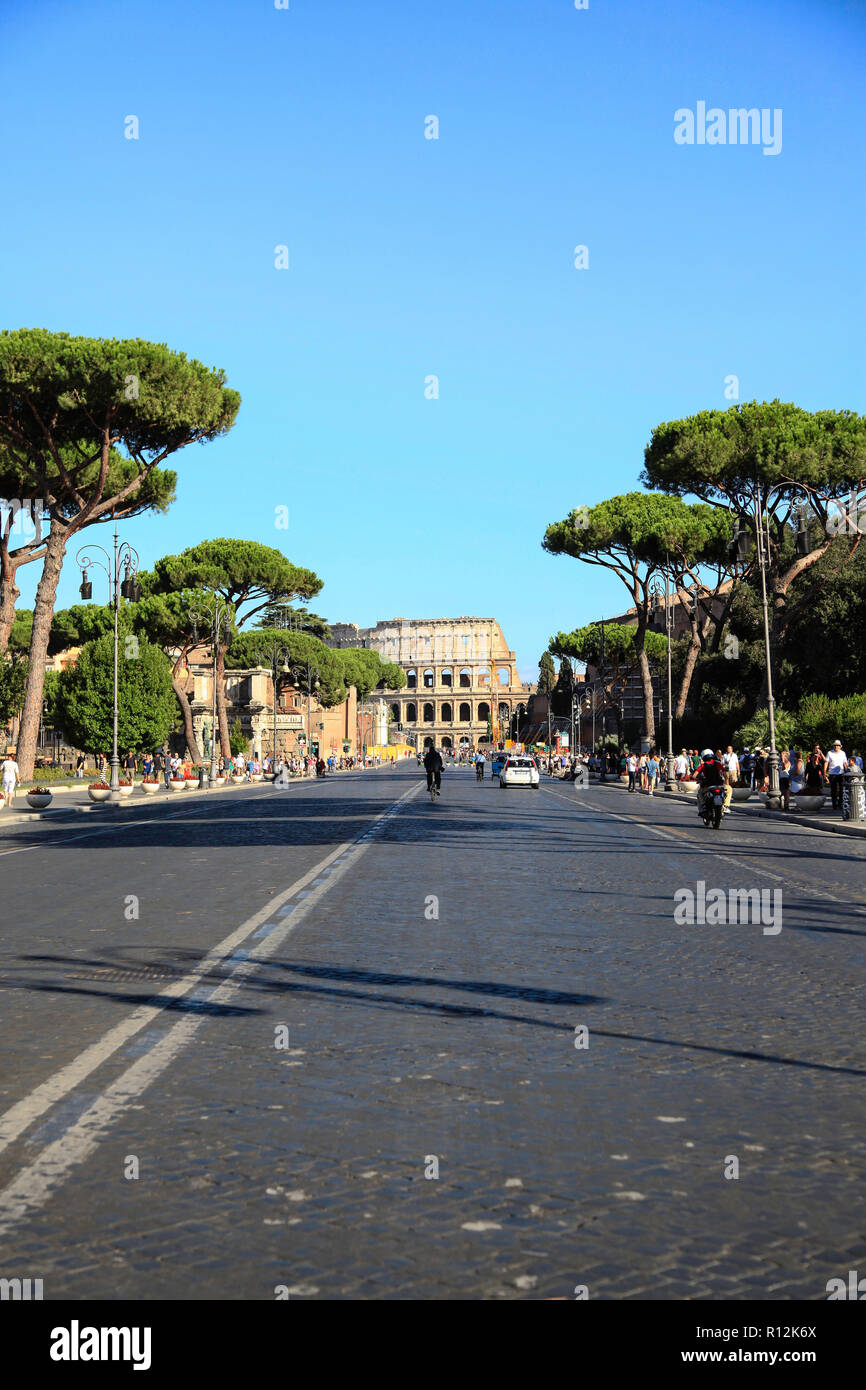 Colosseum view of the road hi-res stock photography and images - Alamy