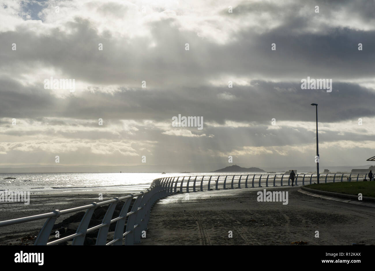 Seafield beach and Kirkcaldy seafront, Kirkcaldy, Scotland Stock Photo ...