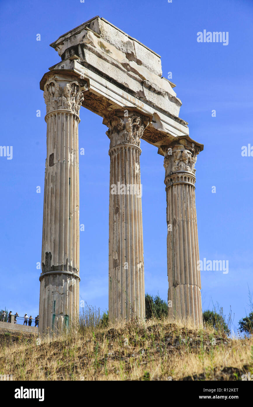 Antique archaeological column hi-res stock photography and images - Alamy