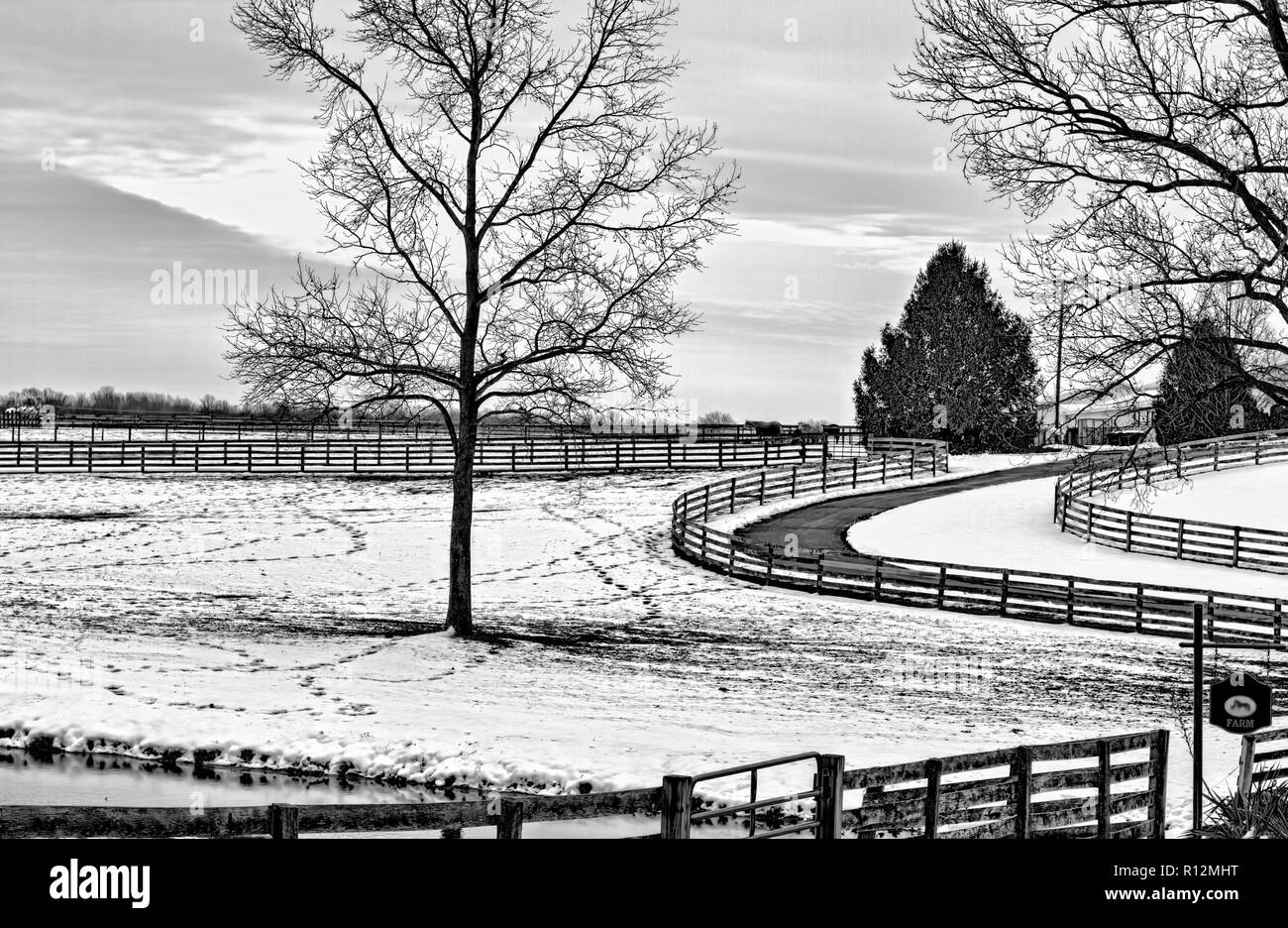 Farm split rail fence hi-res stock photography and images - Alamy