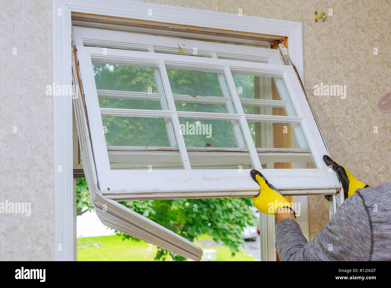Installation windows repairs hi-res stock photography and images - Alamy