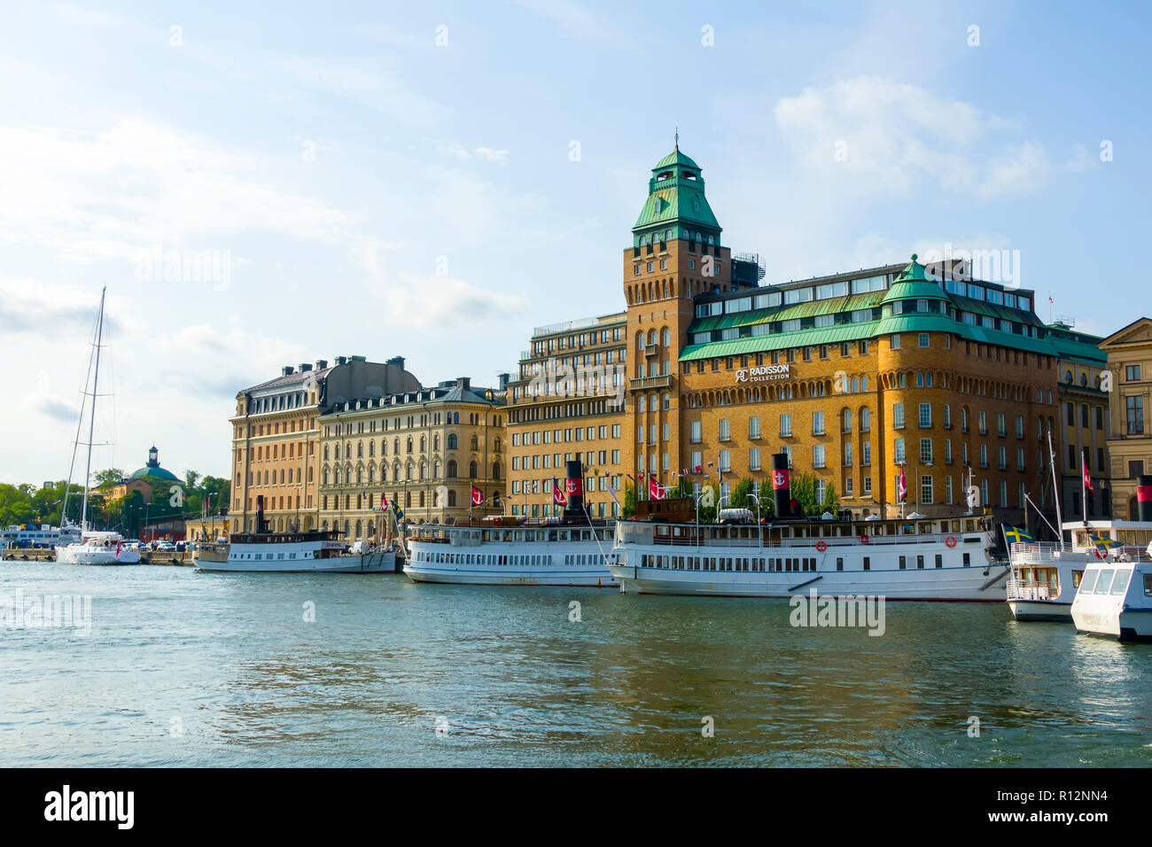 Buildings capital cities hi-res stock photography and images - Alamy