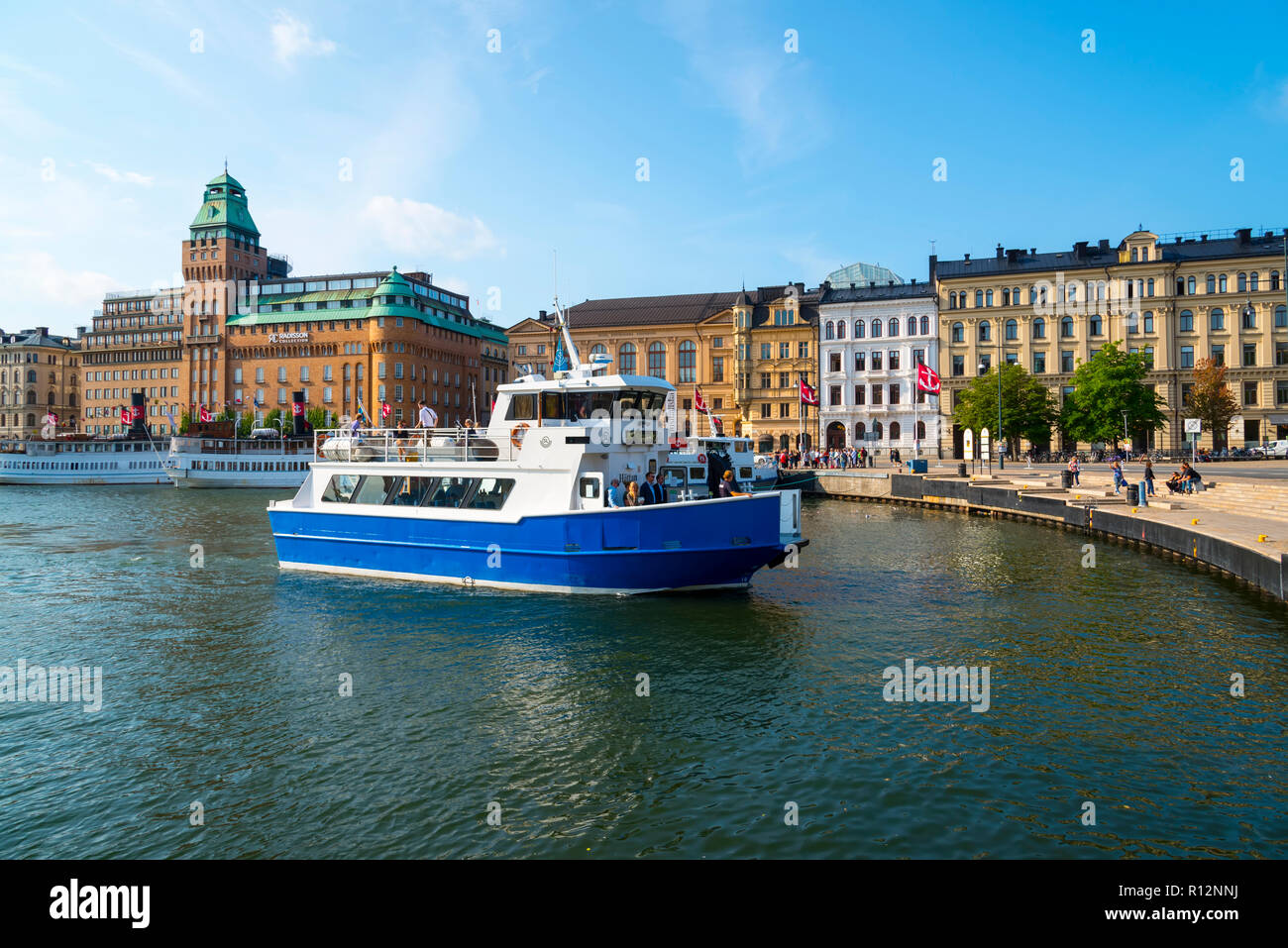 Buildings capital cities hi-res stock photography and images - Alamy