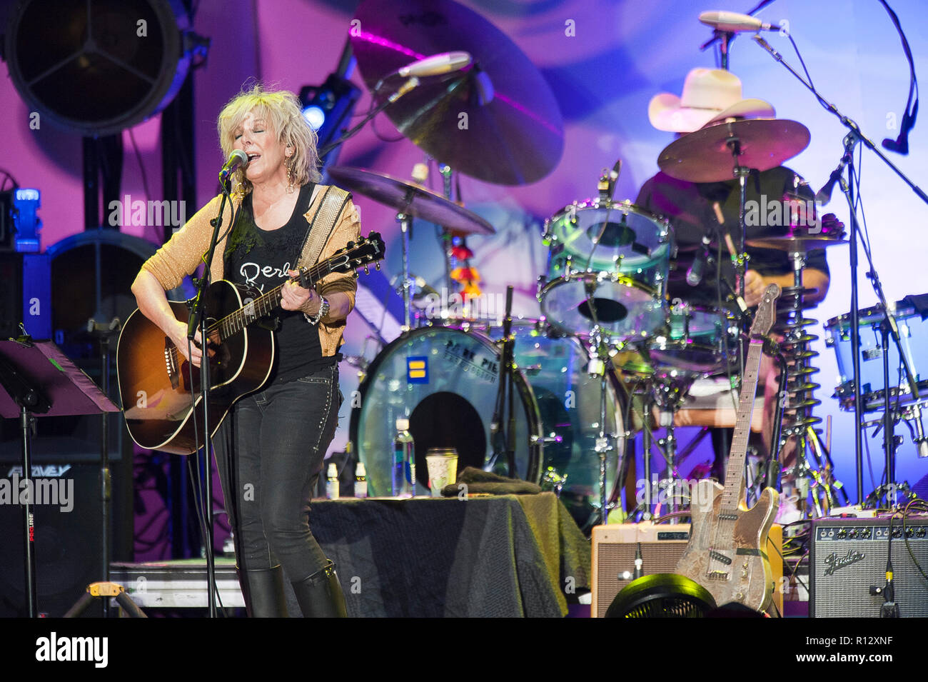 Lucinda williams hi-res stock photography and images - Alamy