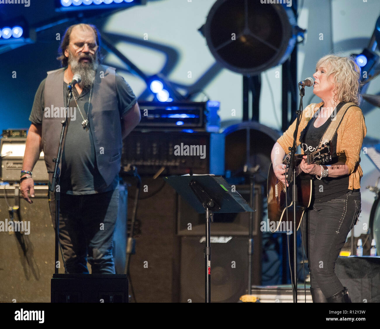 Steve earle lucinda williams hi-res stock photography and images - Alamy