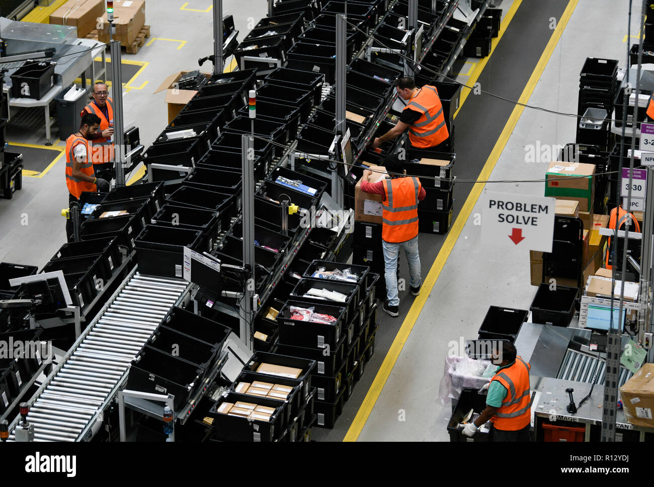 Amazon logistics center dortmund hi-res stock photography and images ...