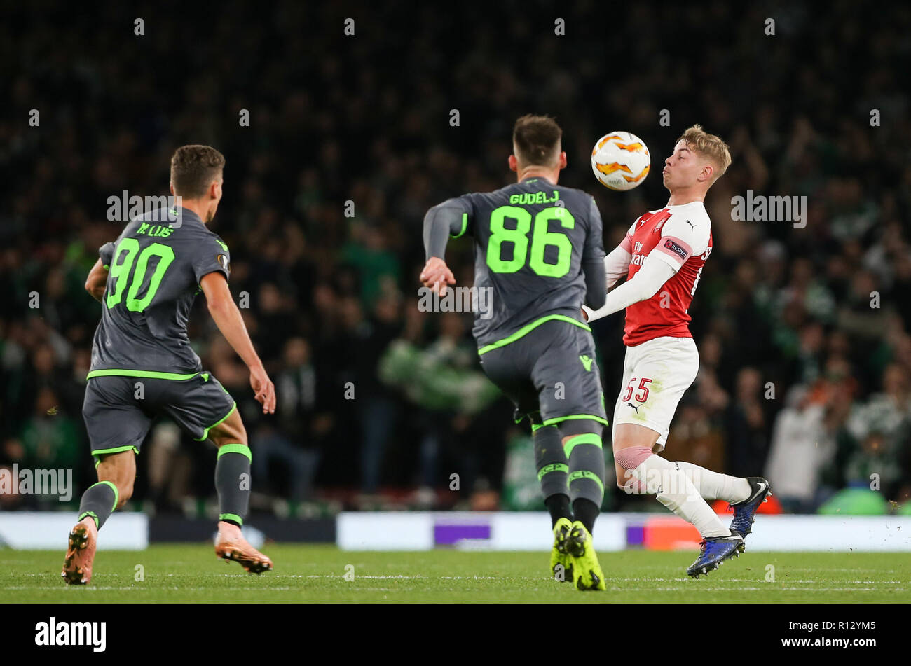 Arsenal control ball hi-res stock photography and images - Alamy