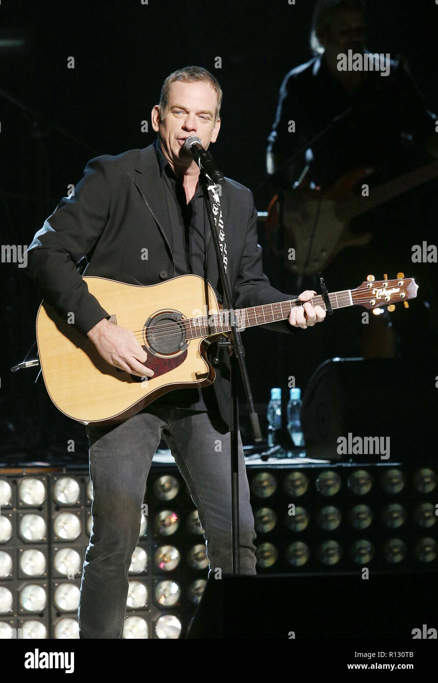 Krakow, POLAND. 8th Nov, 2018. Garou seen performing during the concert ...