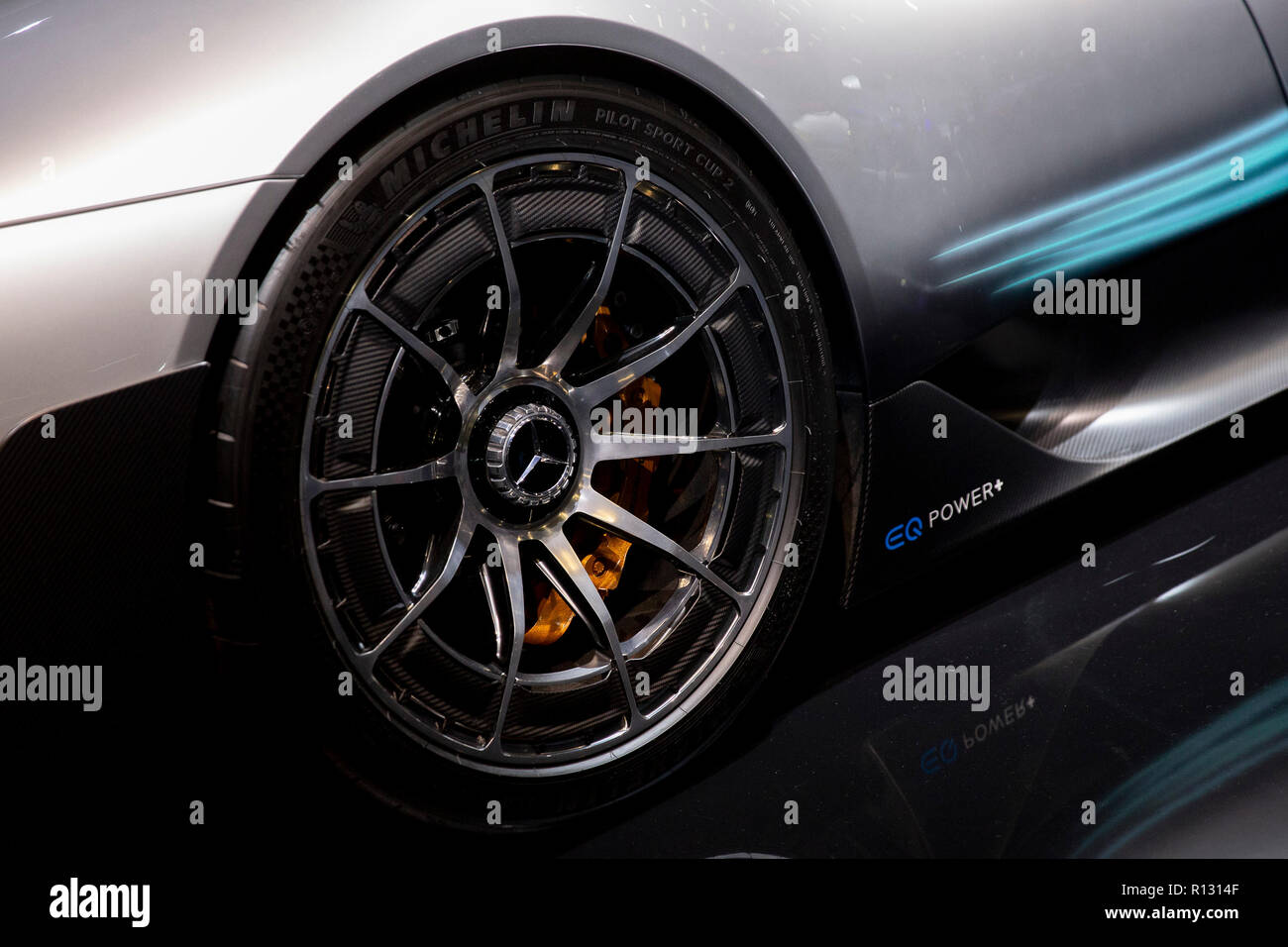 275 pounds hi-res stock photography and images - Alamy