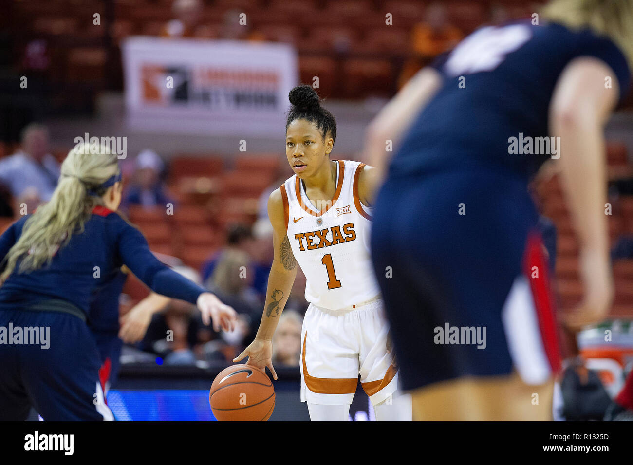 Austin, TX, USA. 08th Nov, 2018. Texas Longhorns Sug Sutton #01 in ...