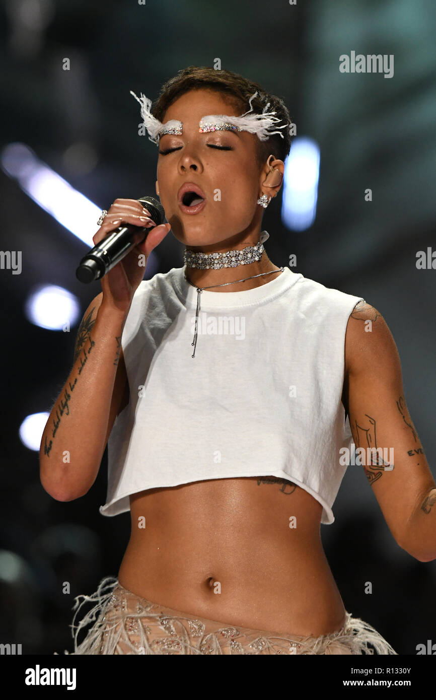 Halsey 2018 nov hi-res stock photography and images - Alamy