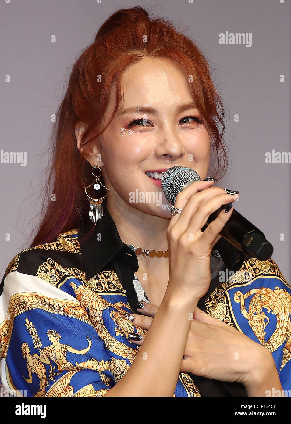 09th Nov, 2018. S. Korean singer Chae Yeon South Korean singer Chae ...