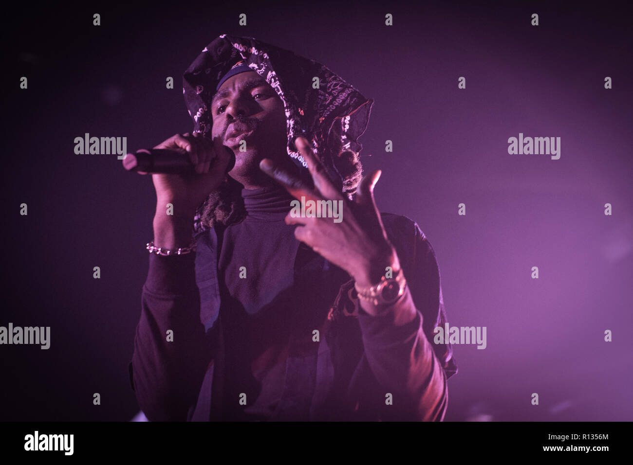 Blood Orange Singer High Resolution Stock Photography and Images - Alamy