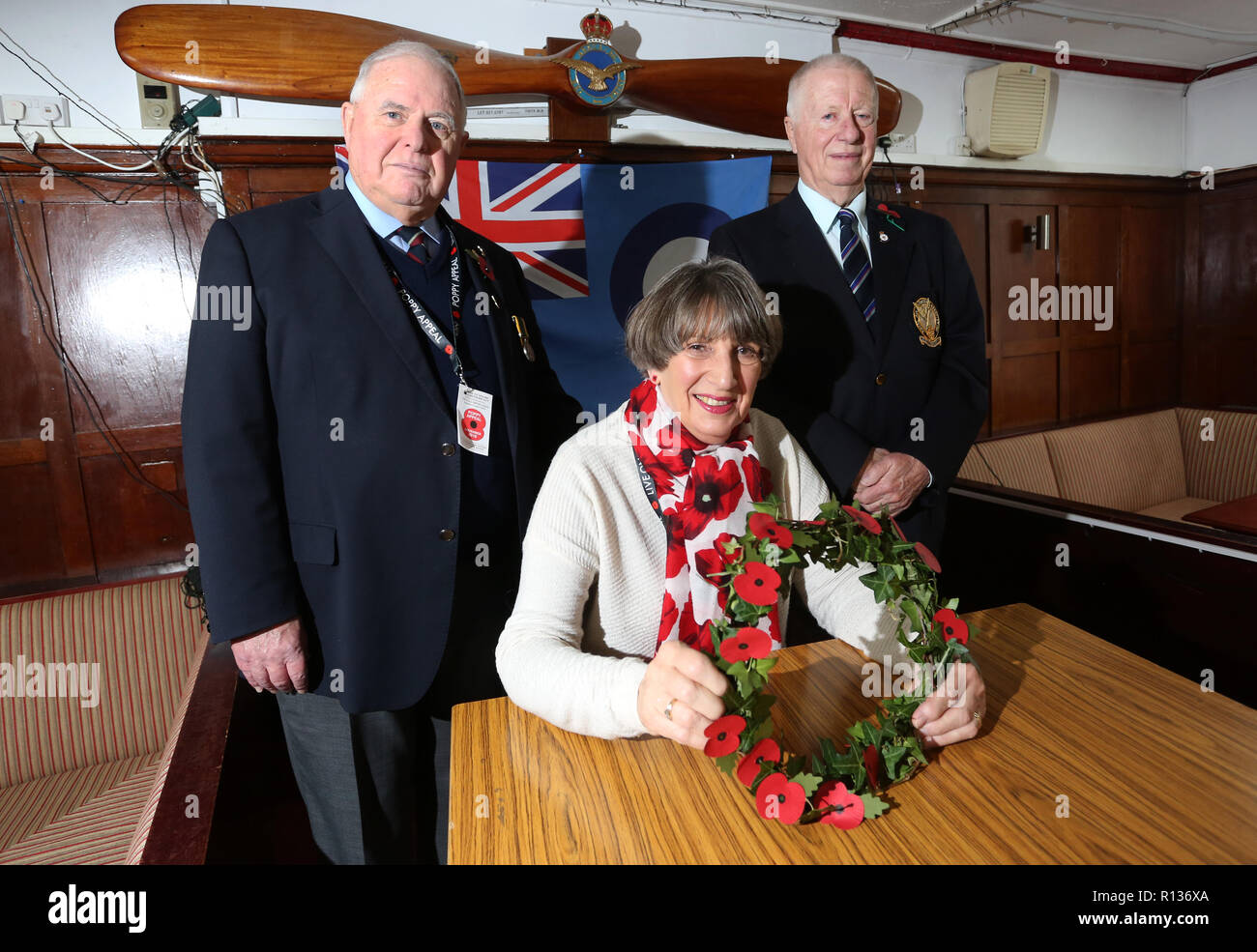 Plastic free remembrance wreath hi-res stock photography and images - Alamy