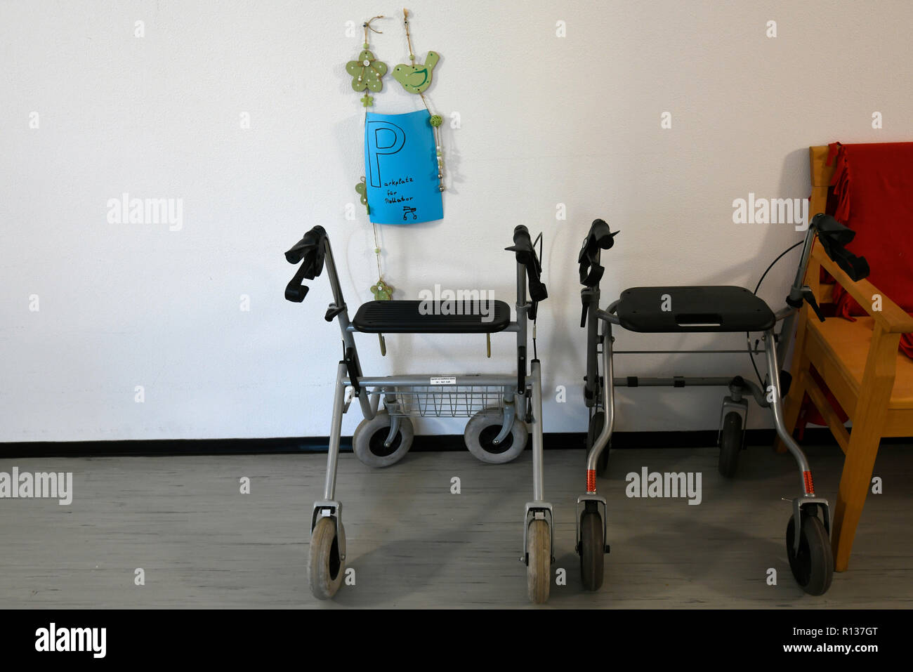 Essen, Germany. 09th Nov, 2018. Rollators are in the first dementia ...