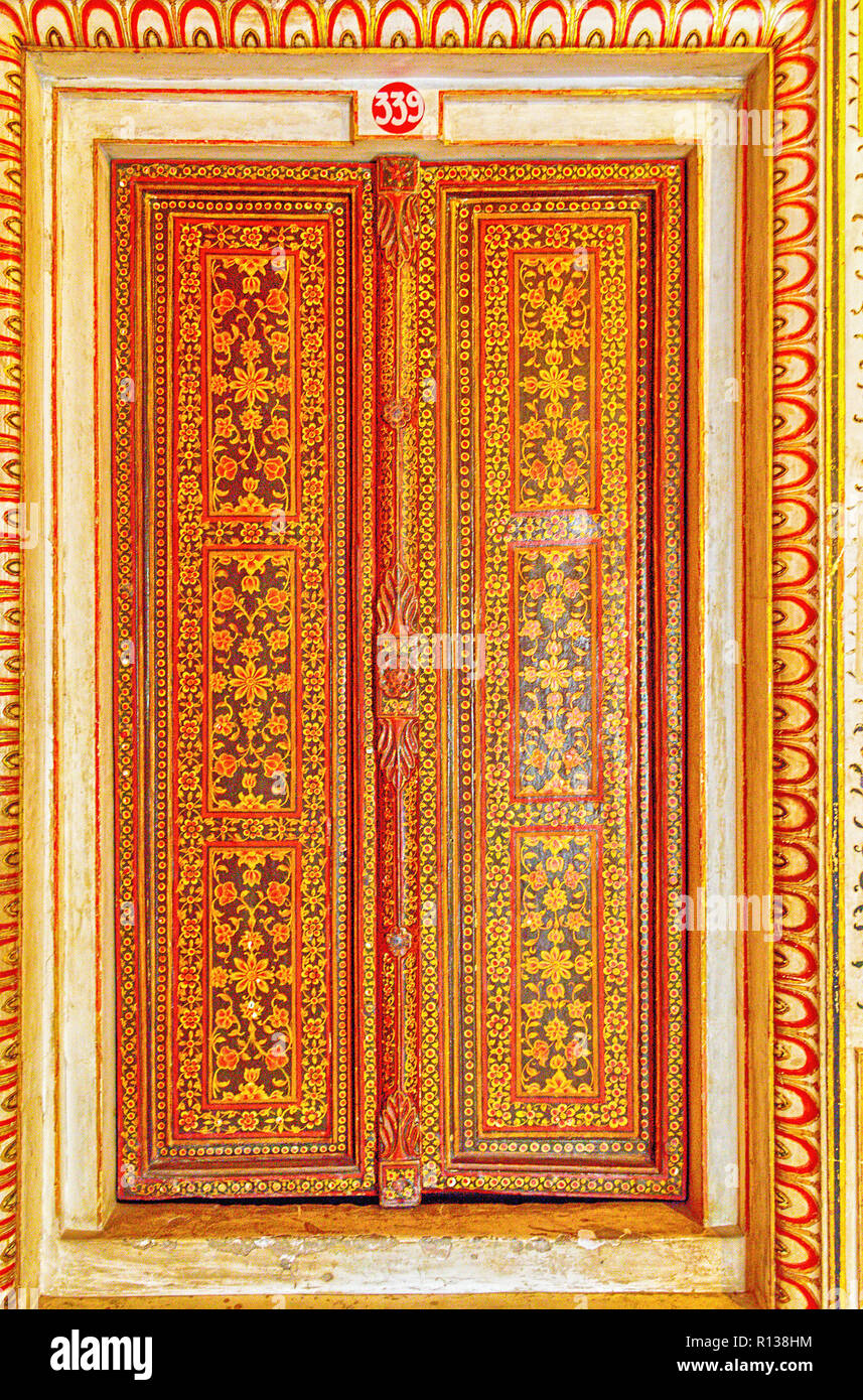 India door antique hi-res stock photography and images - Alamy