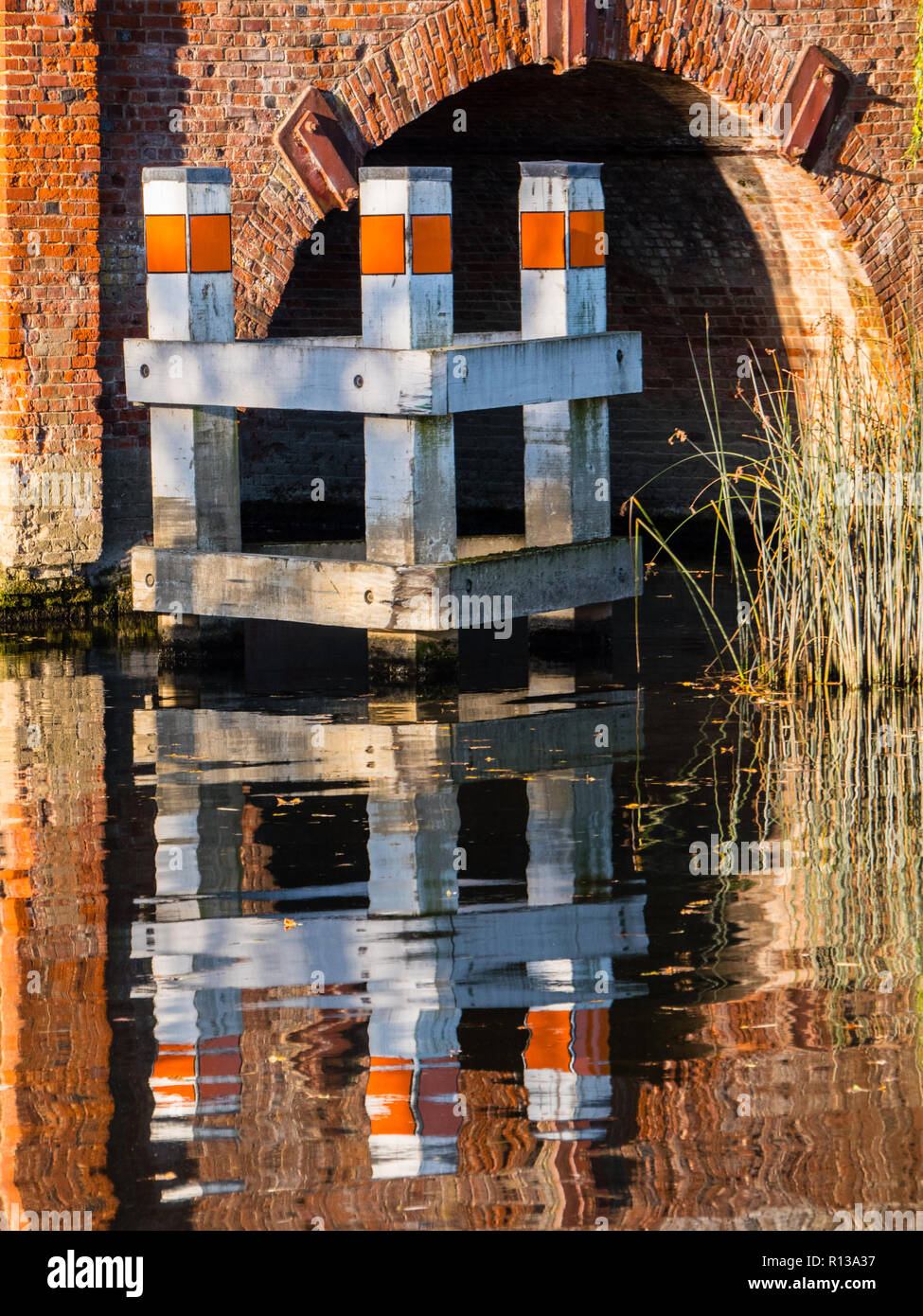 Sonning bridge reading hi-res stock photography and images - Alamy