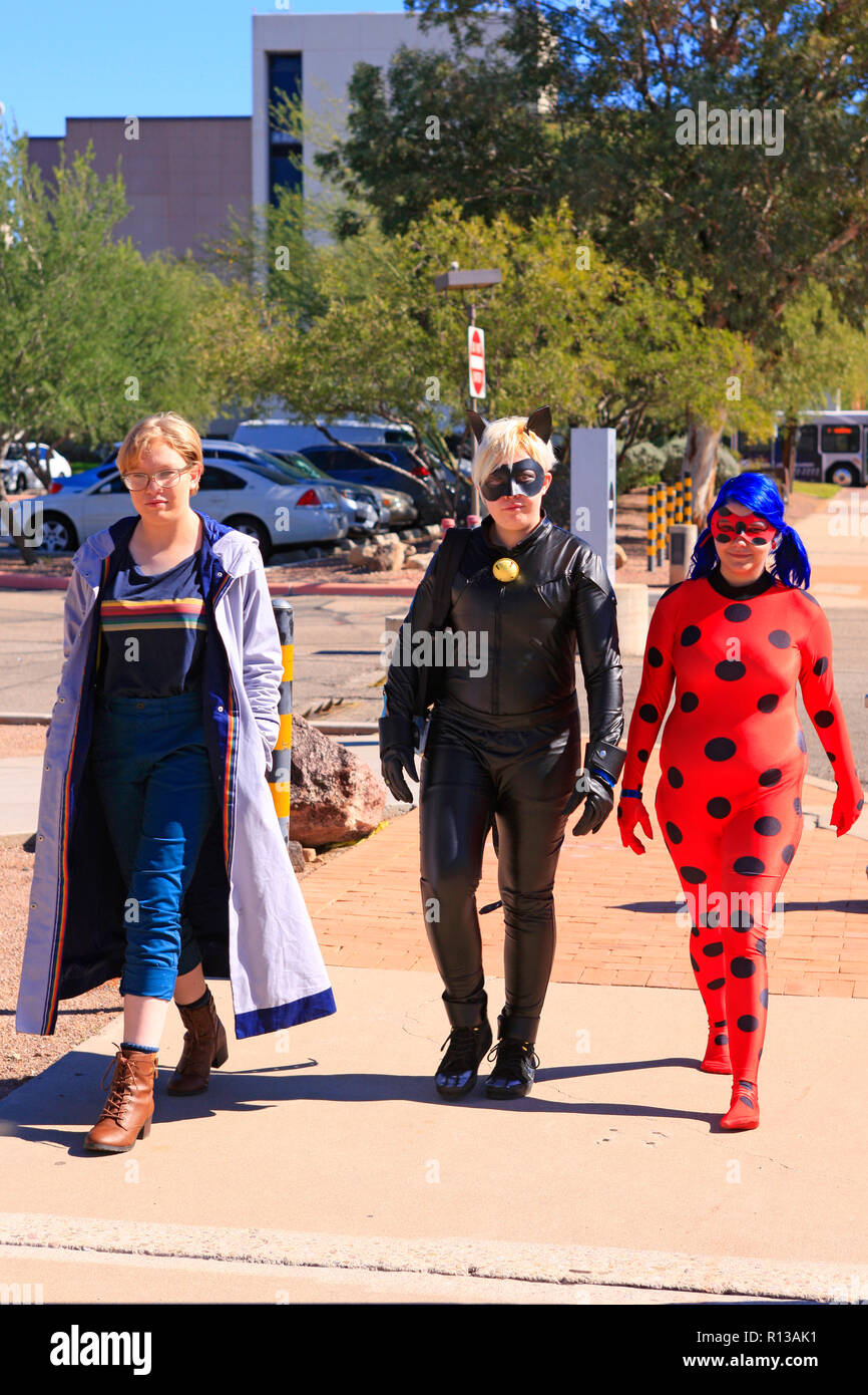 People dressed as their favourite fantasy character on the way to the ...