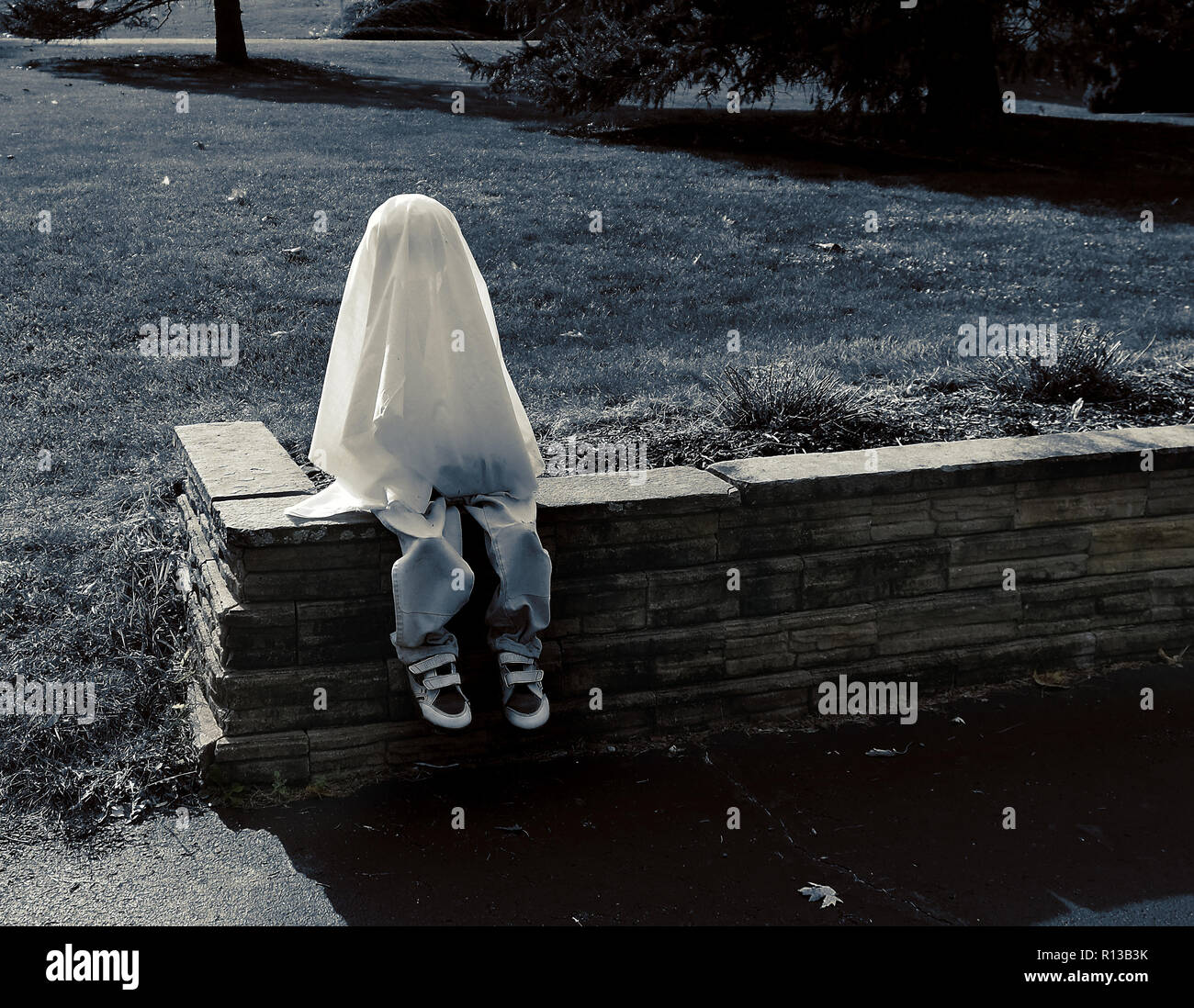 Dressed as ghost hi-res stock photography and images - Alamy