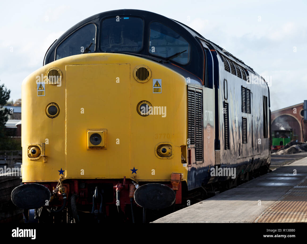 An English Electric class 37 locomotive Stock Photo - Alamy