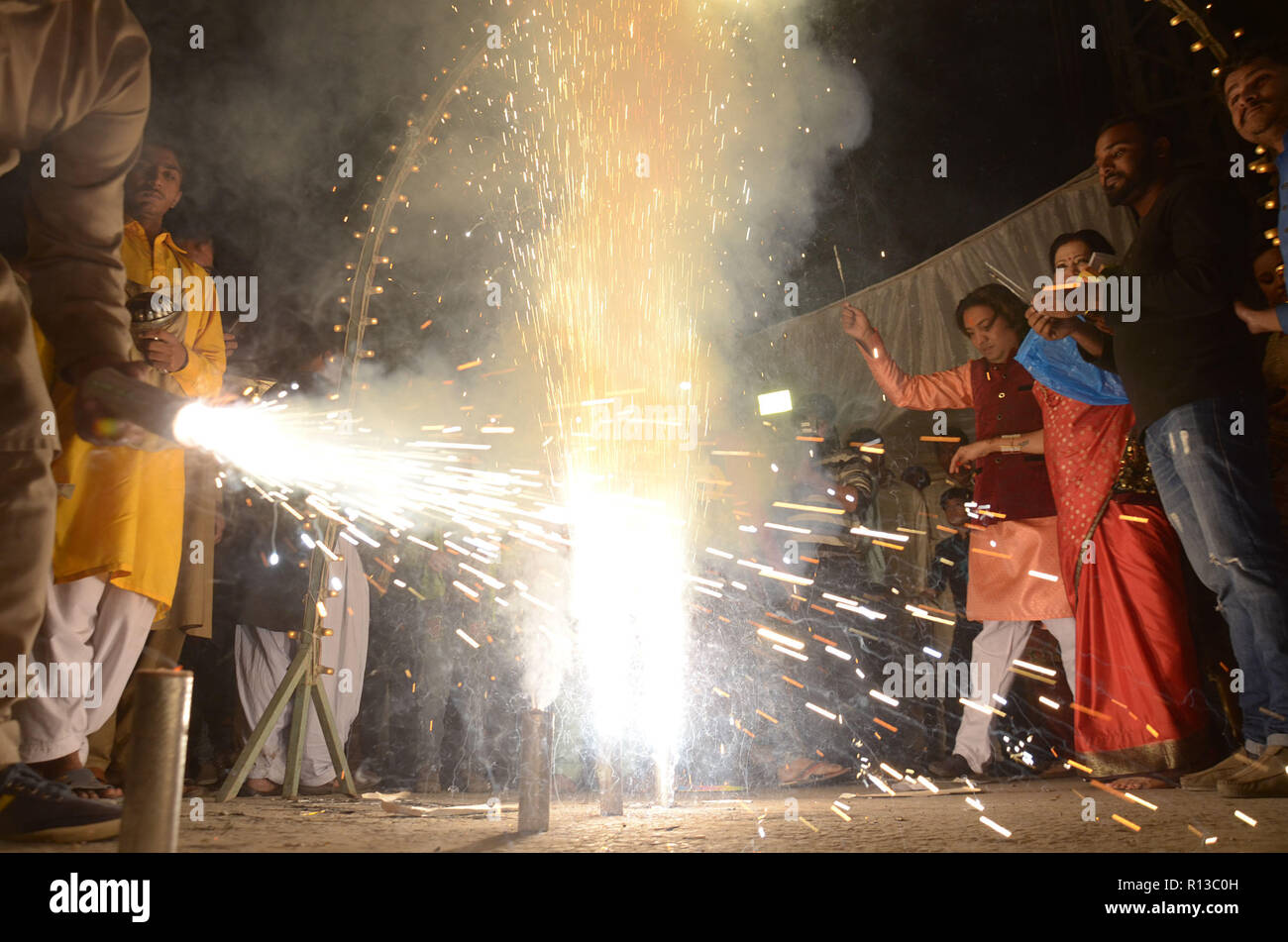 Lahore, Pakistan. 07th Nov, 2018. Pakistani Hindu community performing ...