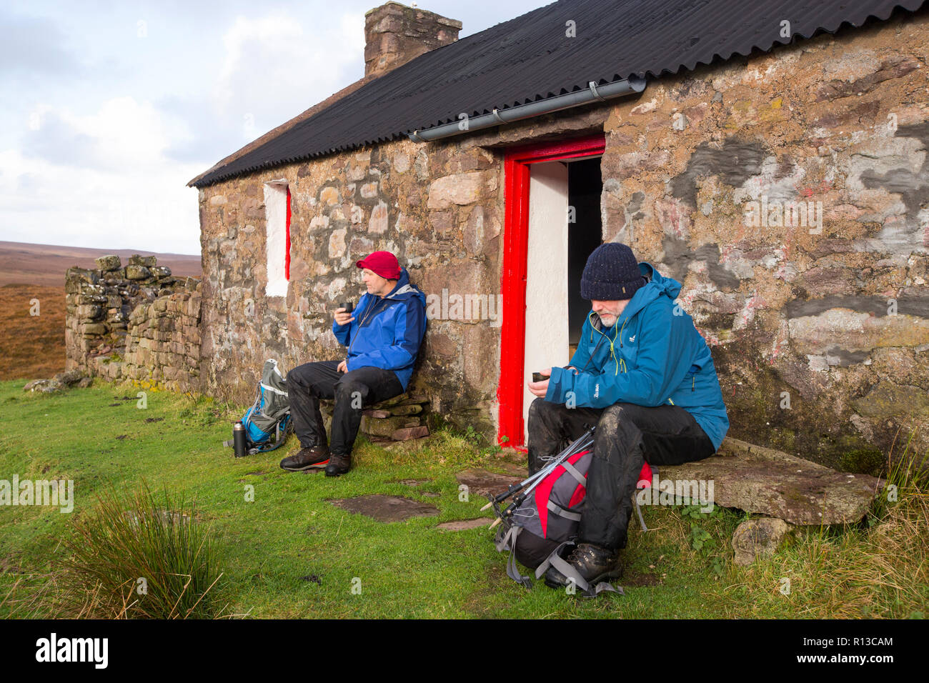 Hikers bothy scotland hi-res stock photography and images - Alamy