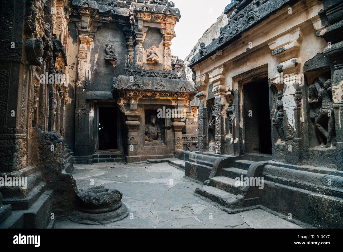 Statue at ellora caves hi-res stock photography and images - Alamy