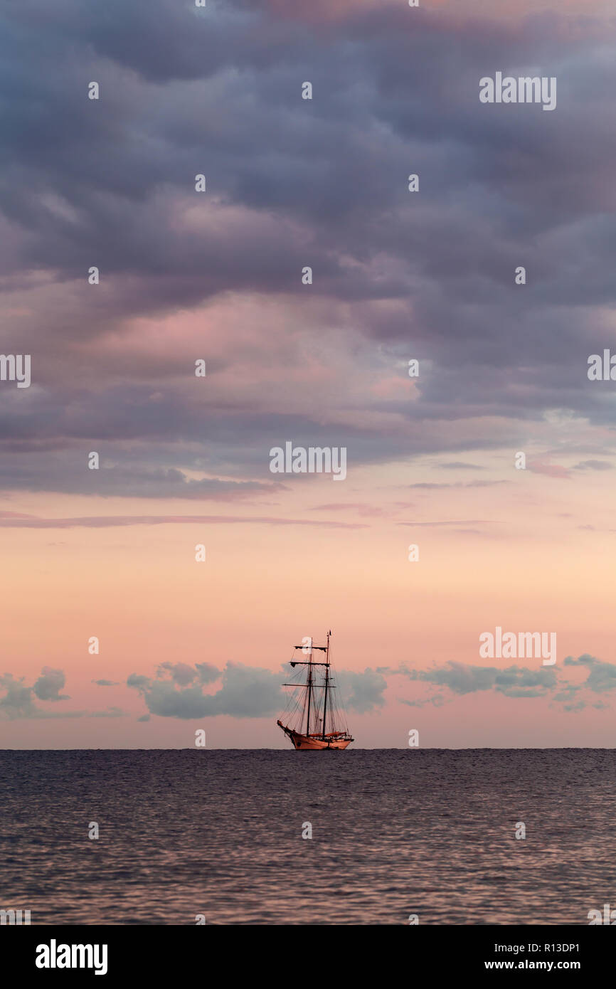 Most beautiful ship hi-res stock photography and images - Alamy