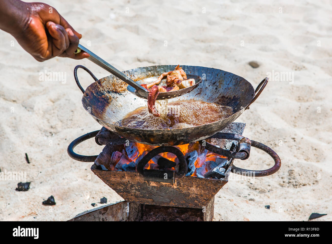 Gourmet seafood barbecue beach hi-res stock photography and images - Alamy