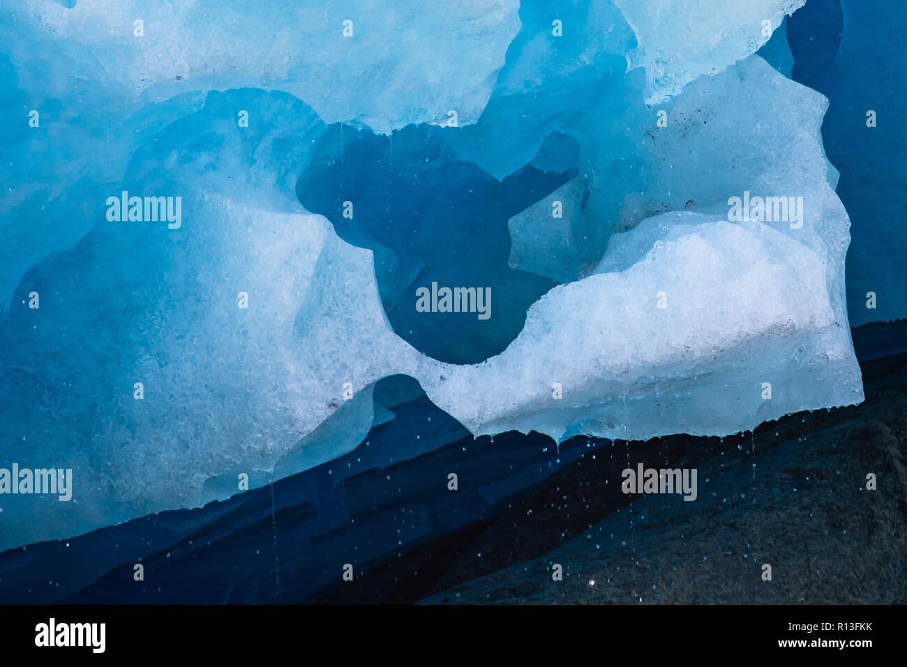Glacier drop hi-res stock photography and images - Alamy