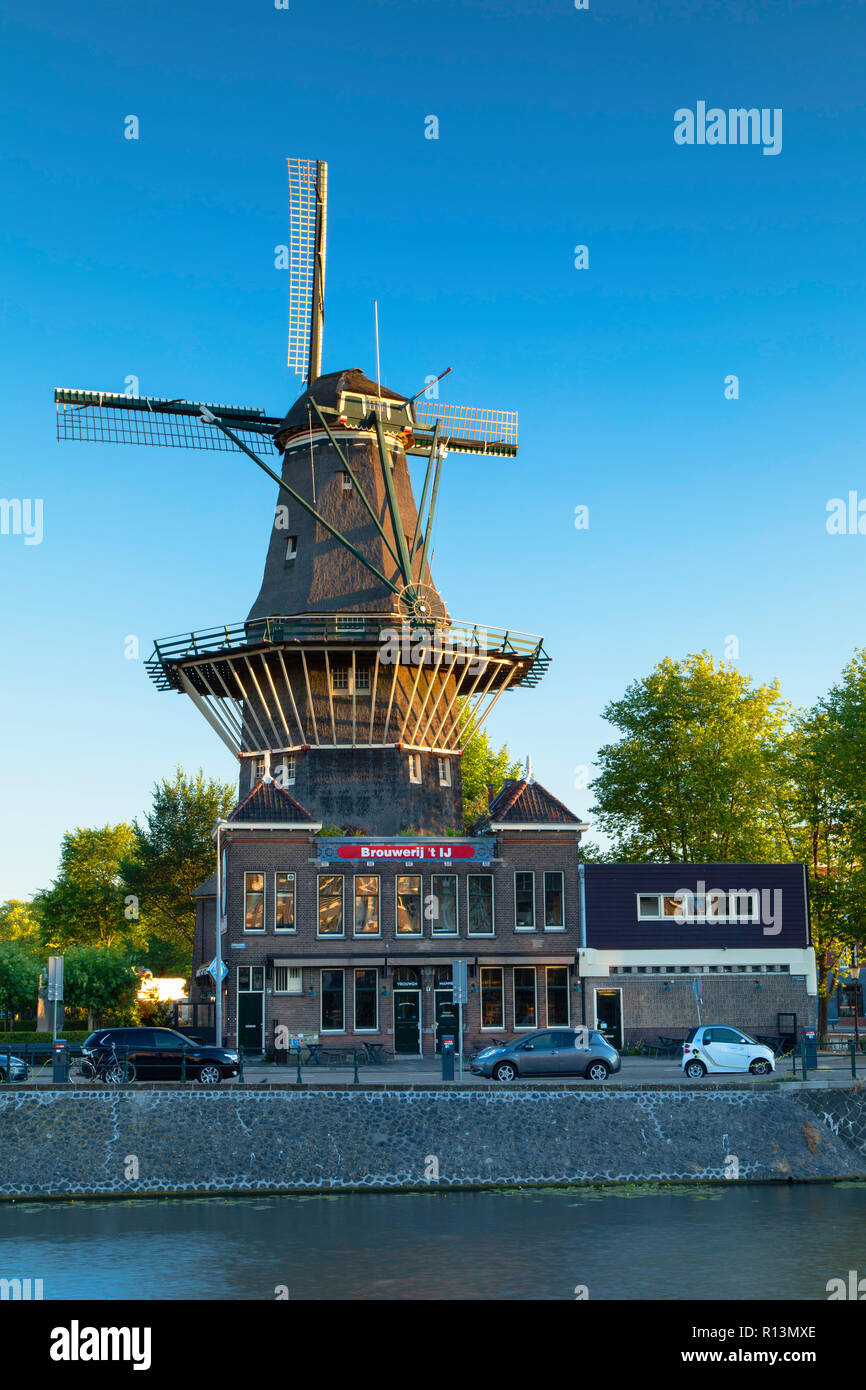 Holland de gooyer windmill hi-res stock photography and images - Alamy