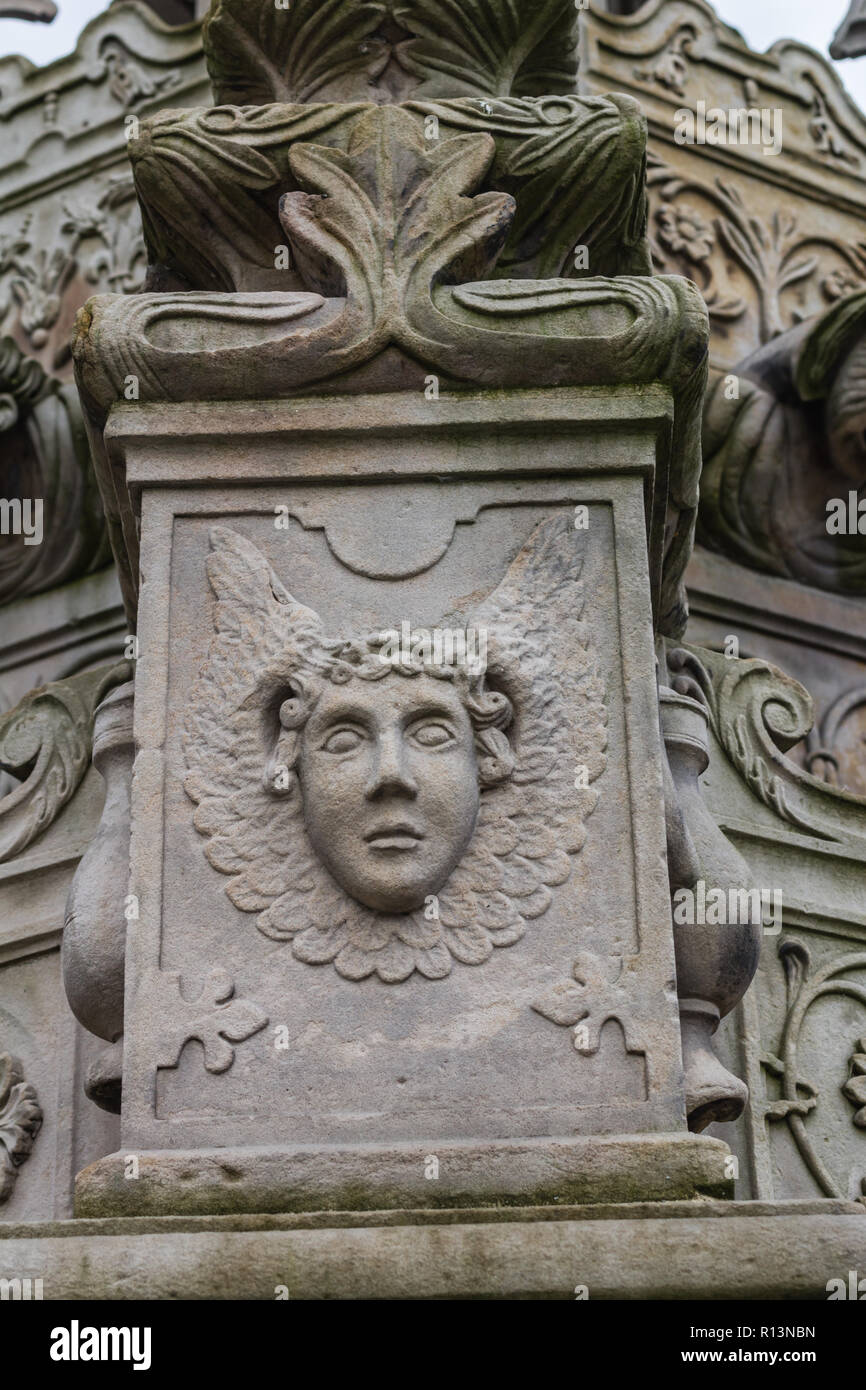 Historic linlithgow well hi-res stock photography and images - Alamy