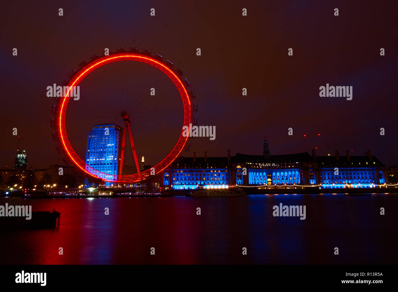 Nighttime lights london eye wheel hi-res stock photography and images ...