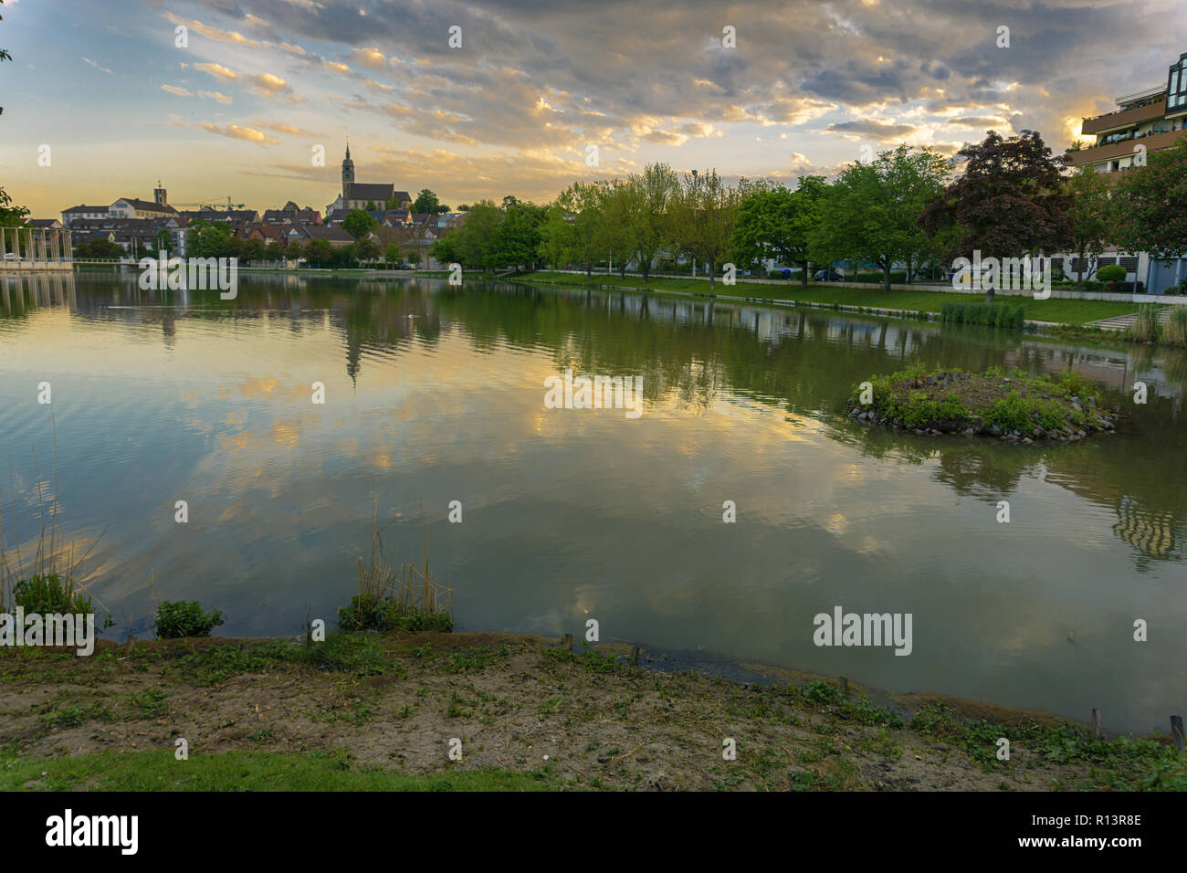 The lake of Boeblingen in a public park Stock Photo - Alamy
