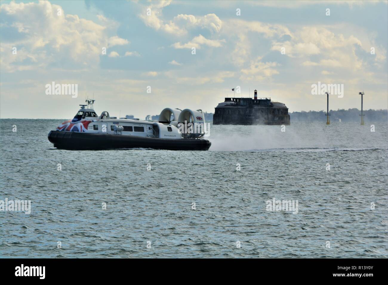 Portsmouth to isle of wight hovercraft crossing the solent Stock Photo ...
