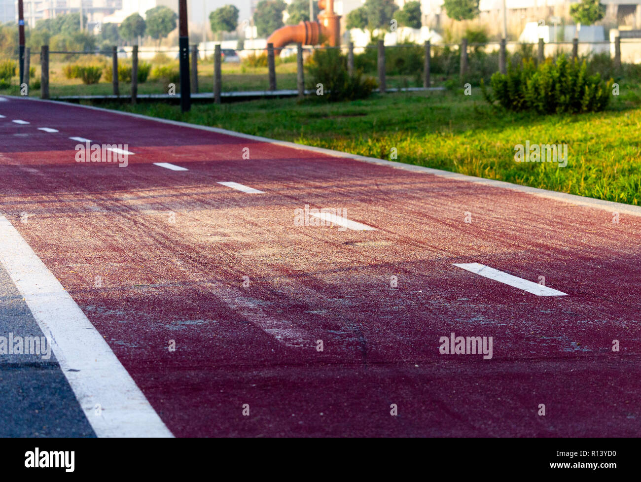 Red cycle hi-res stock photography and images - Alamy