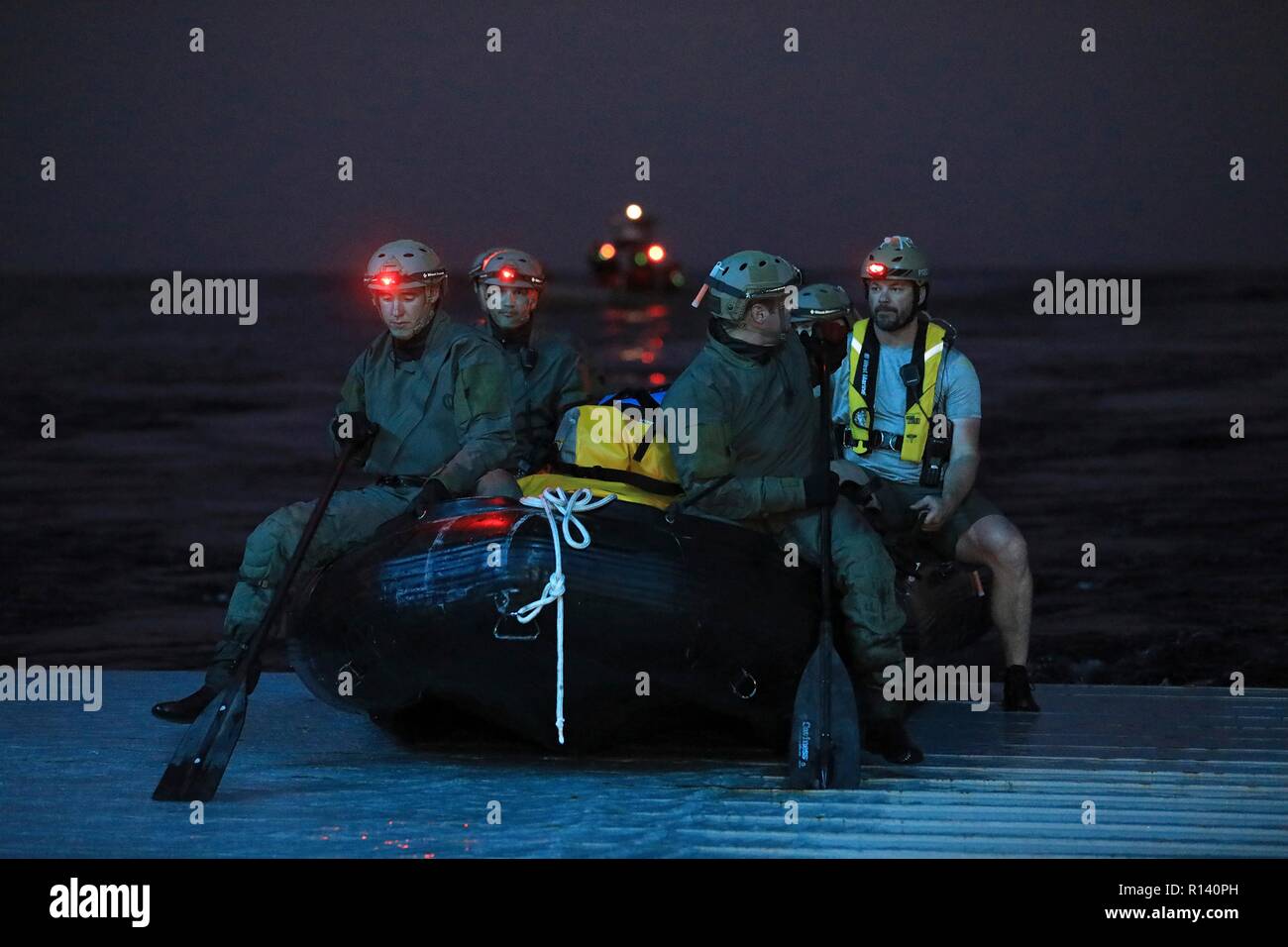 Well deck operations hi-res stock photography and images - Alamy