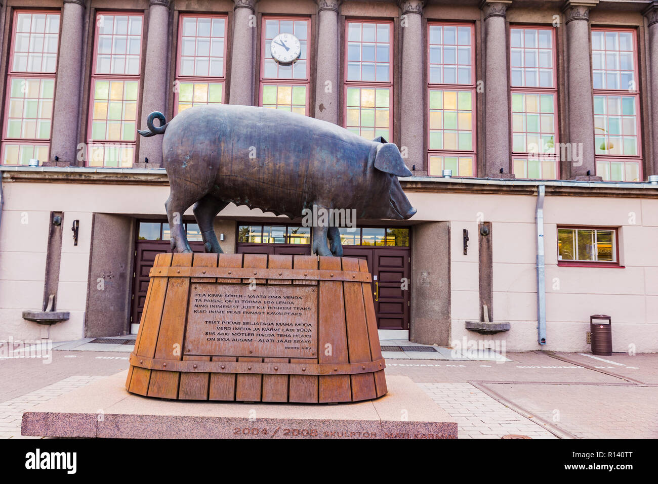 Tartu statue hi-res stock photography and images - Alamy