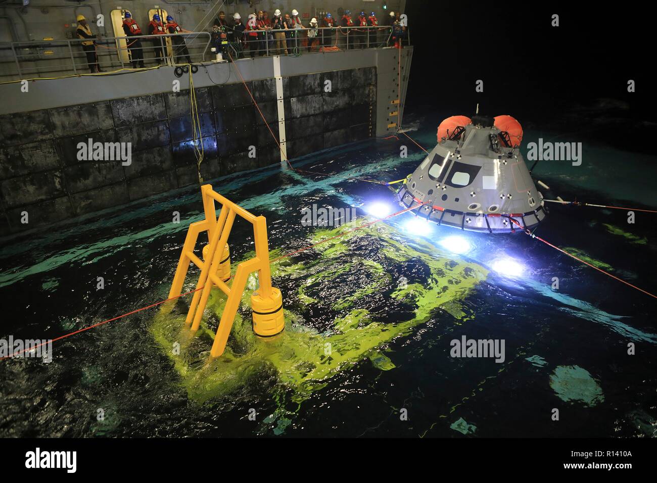 Night splash and recovery hi-res stock photography and images - Alamy