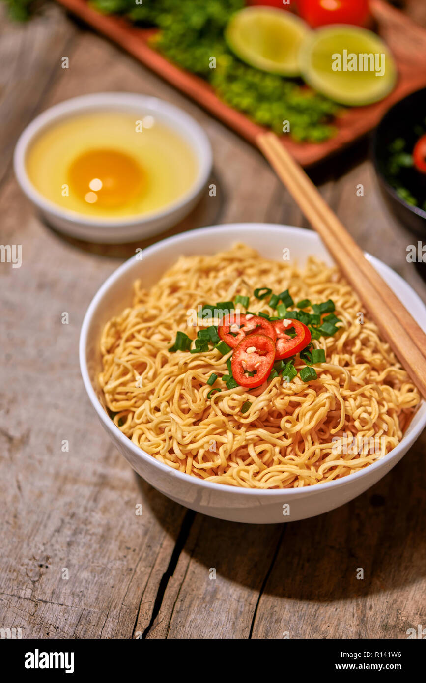 Raw instant noodles lime hi-res stock photography and images - Alamy