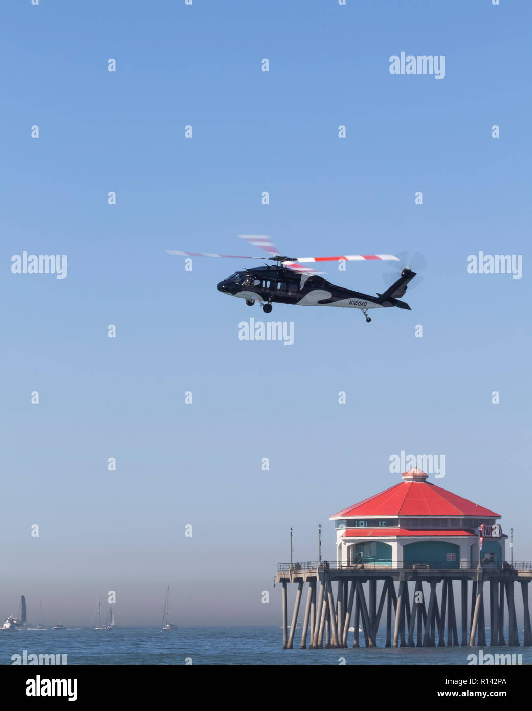 Flight search engine hi-res stock photography and images - Alamy