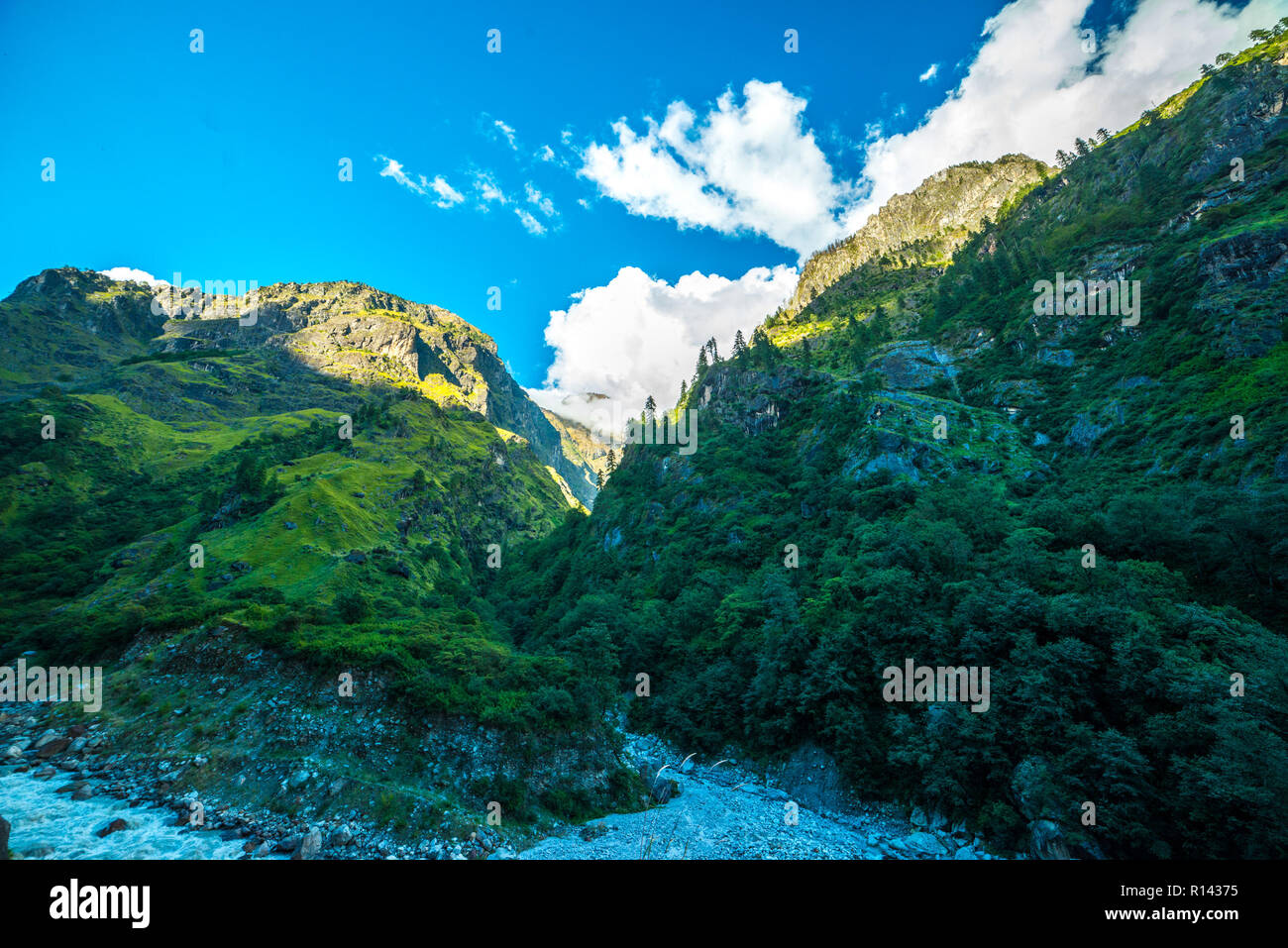Darma Valley / Dugtu Valley in Uttrakhand Stock Photo - Alamy