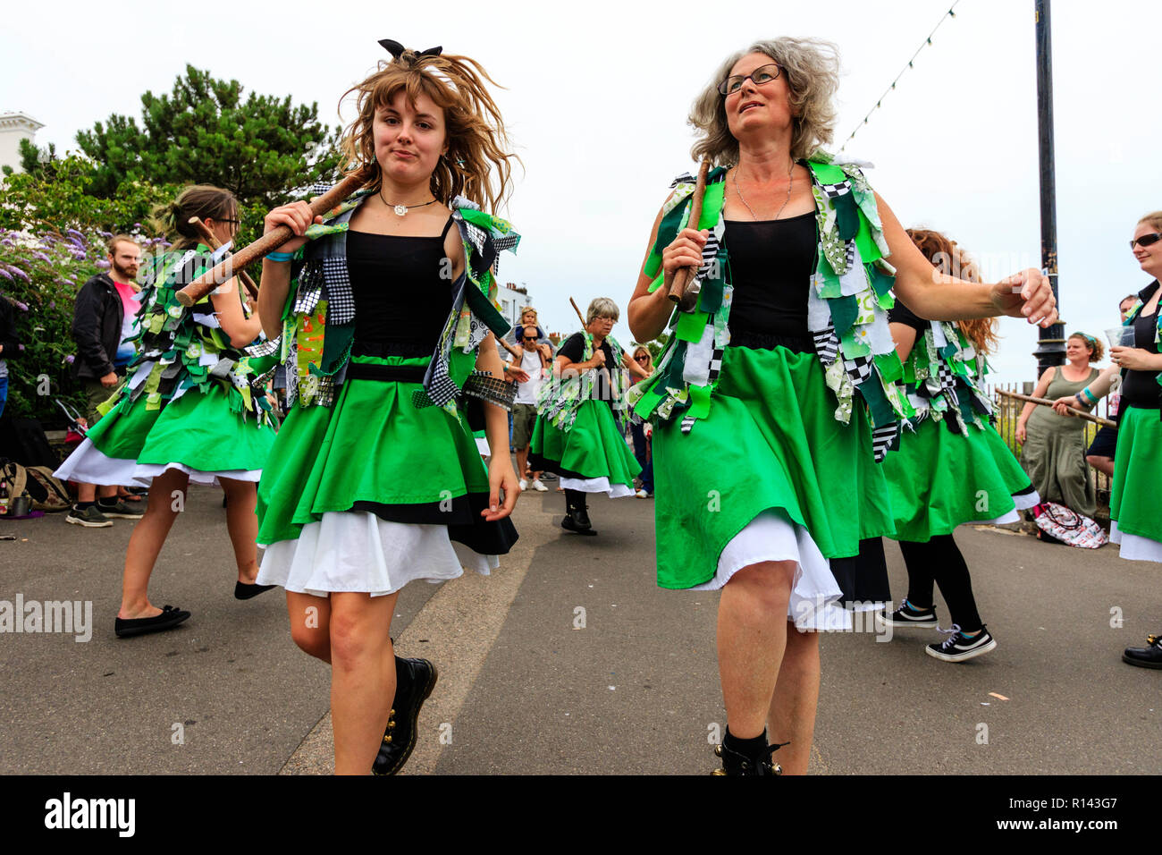 Women morris dancing hi-res stock photography and images - Alamy