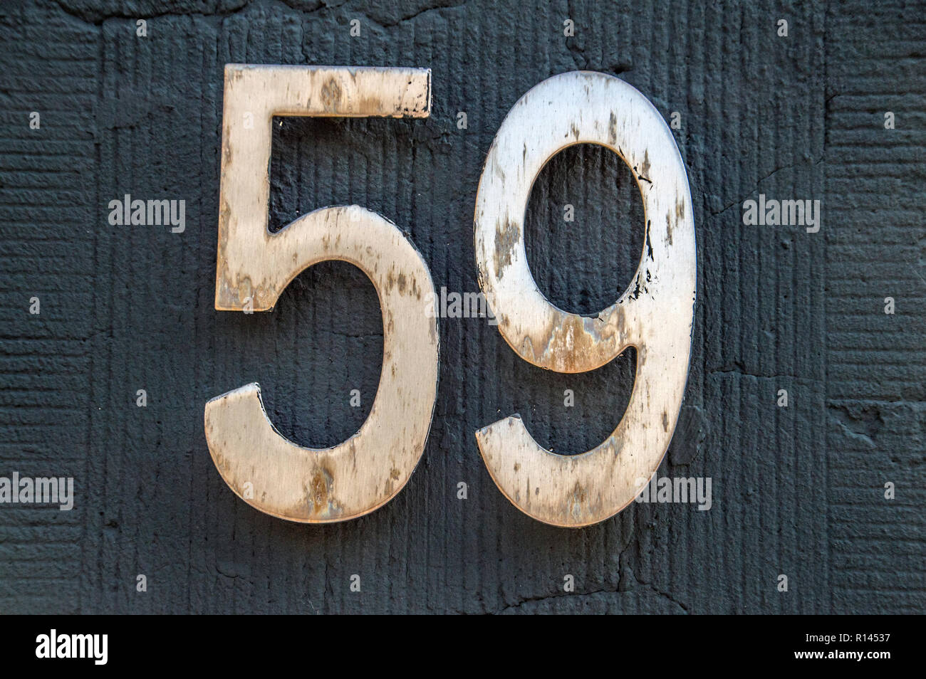 Gold house numbers hi-res stock photography and images - Alamy
