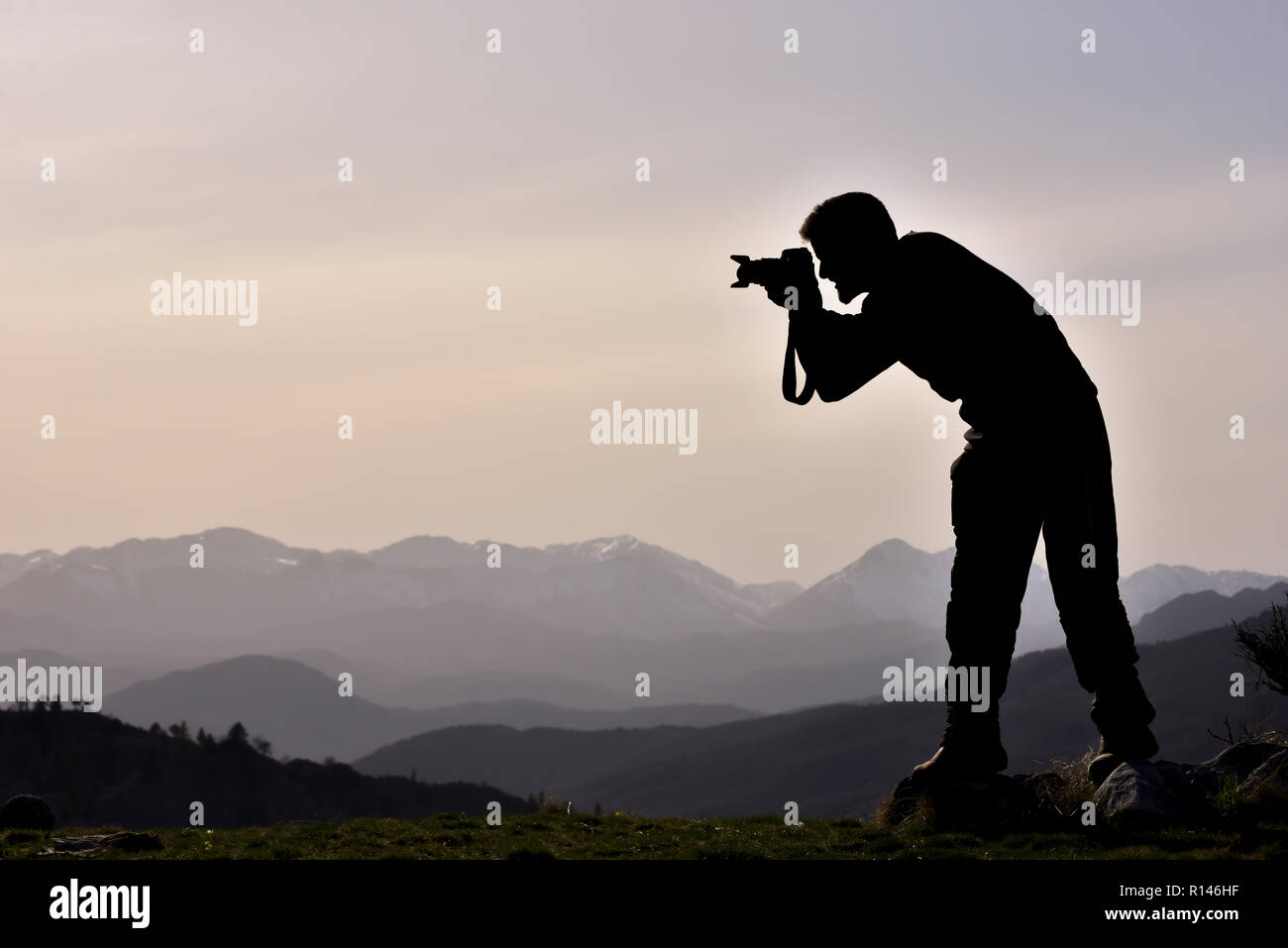 Photo shoot in nature hi-res stock photography and images - Alamy