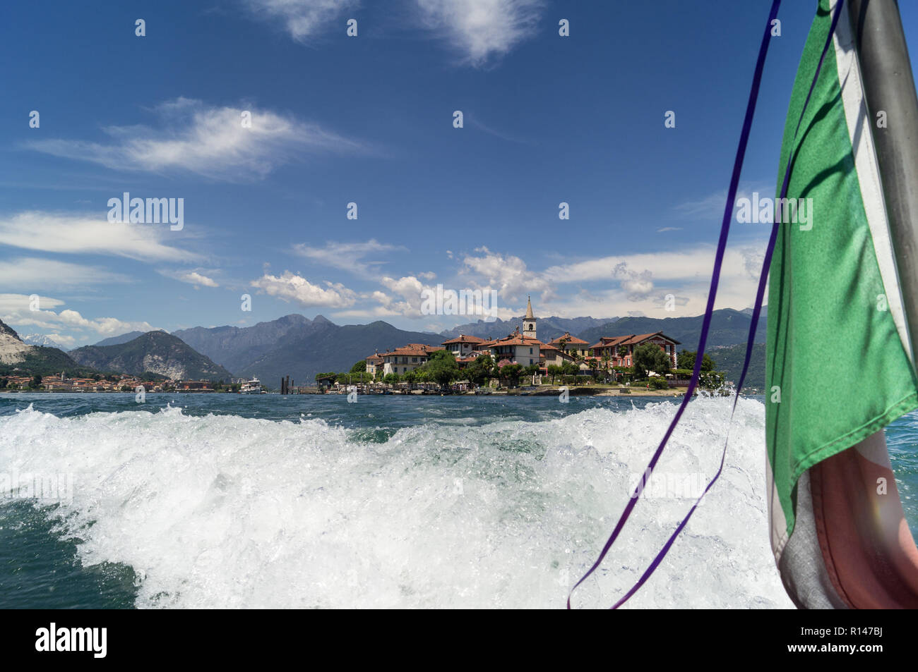 Panorama of Lake Maggiore, overlooking the Isola dei Pescatori Stock ...