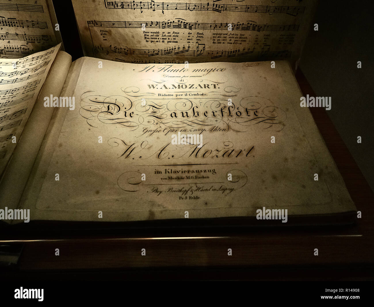Mozart sheet music hi-res stock photography and images - Alamy