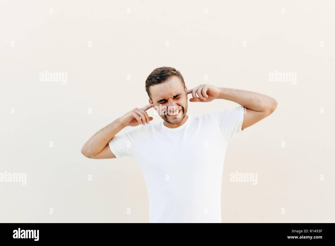 Noisy neighbours hi-res stock photography and images - Alamy