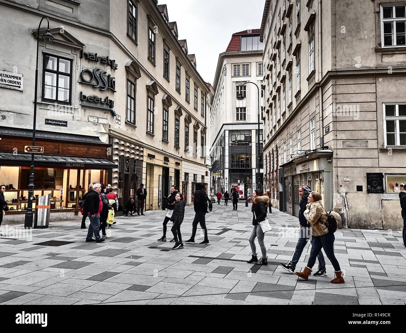 Stephanplatz hi-res stock photography and images - Alamy