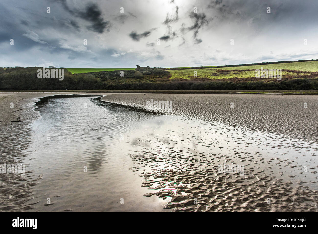 Low tide in the Gannel Estuary in Newquay in Cornwall Stock Photo - Alamy